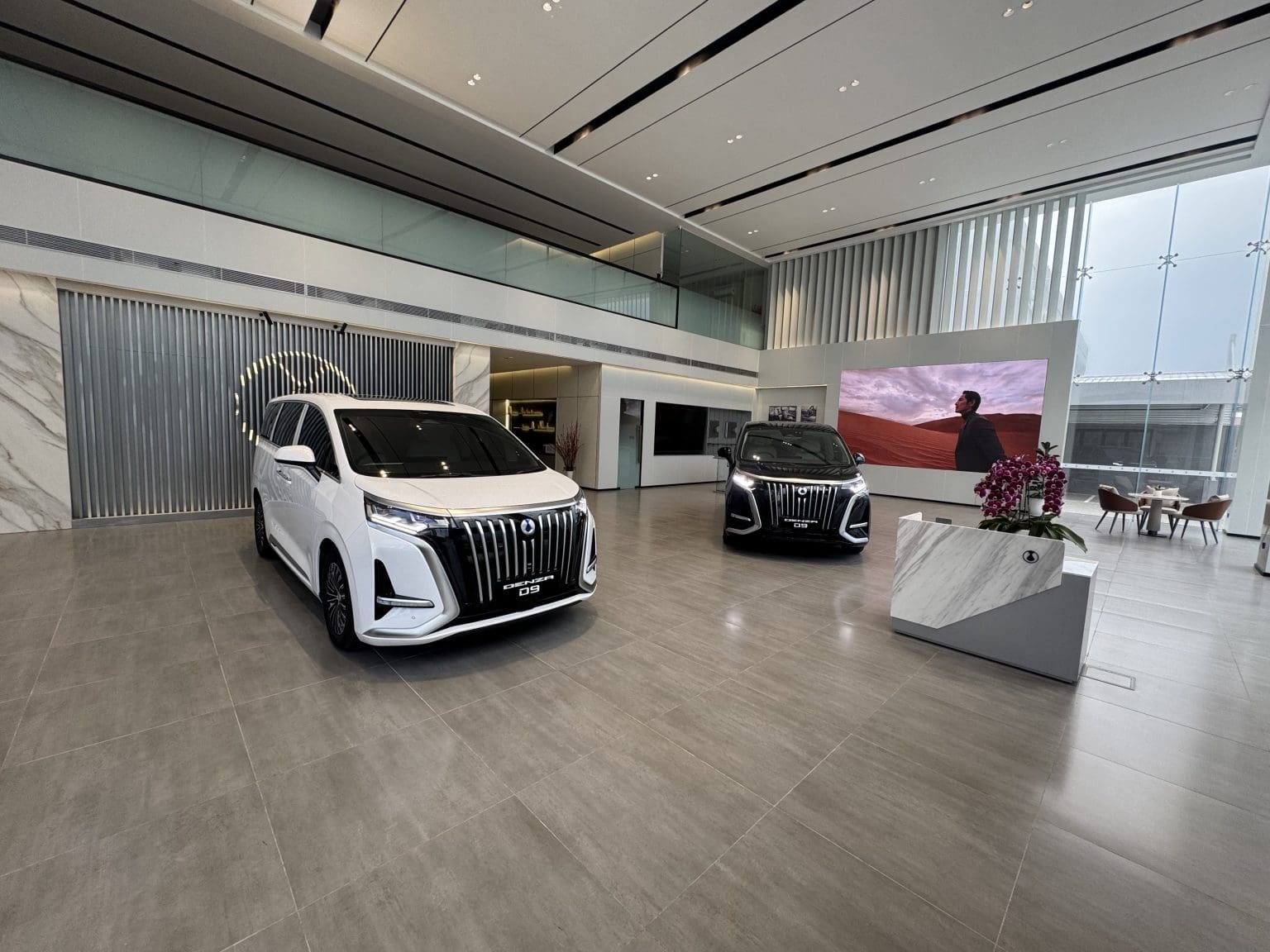 Mengenal DENZA: Merek Premium EV dari BYD dan Mercedes-Benz - Arista