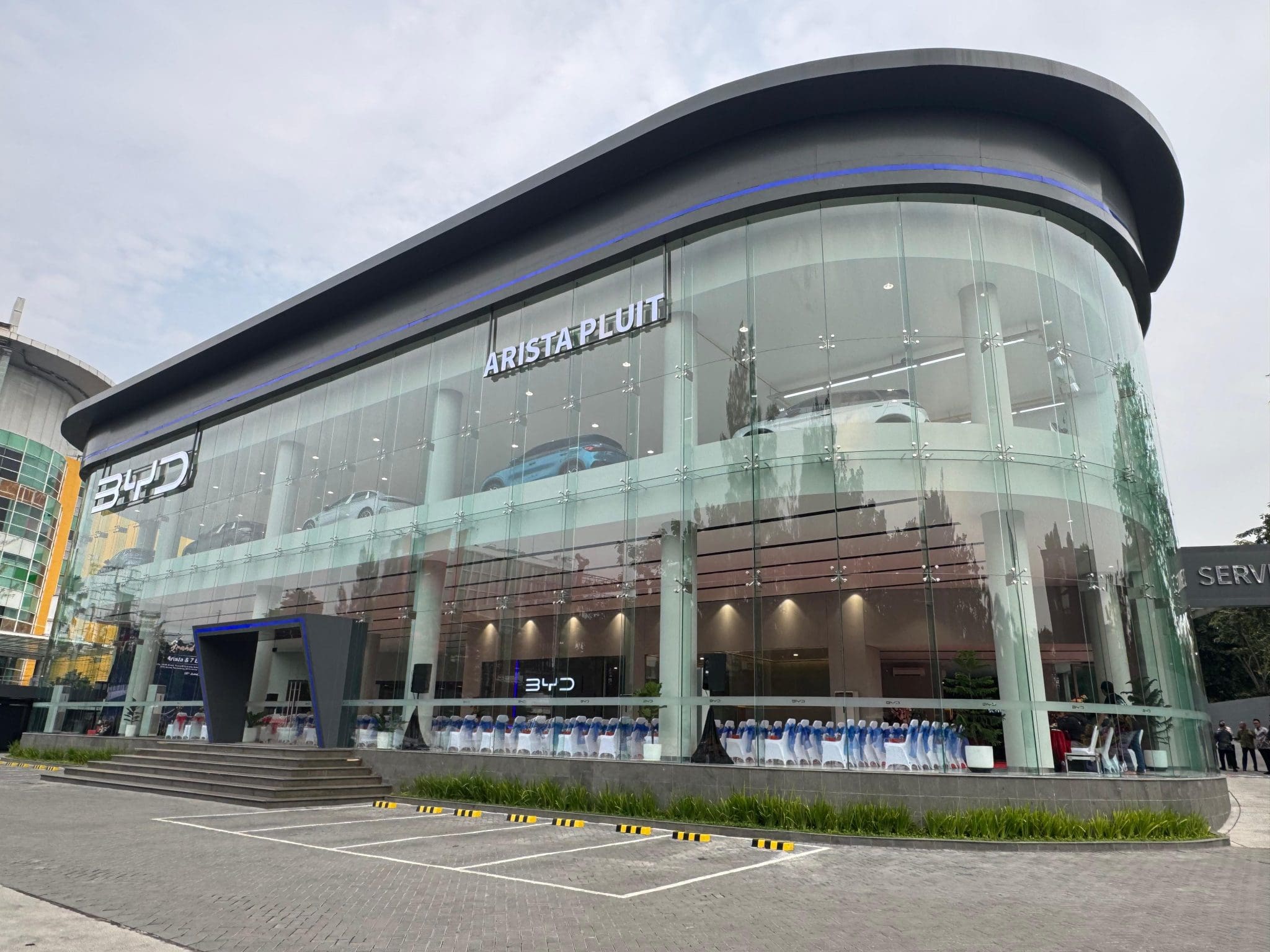 Arista Group Resmikan Diler Pertama DENZA di Indonesia dan 7 Diler Baru ...