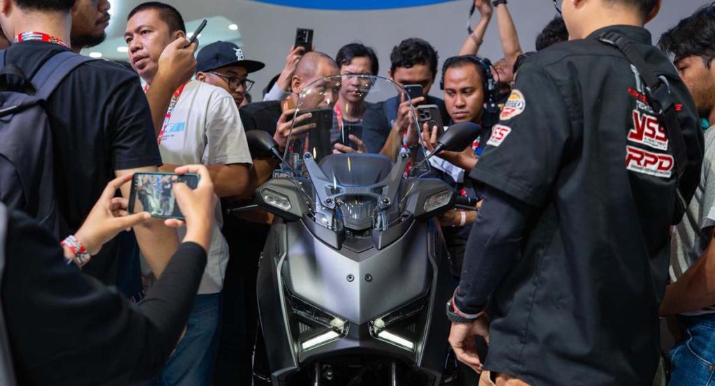 Yamaha Luncurkan XMAX Connected Tercanggih di IMOS 2025 - Arista
